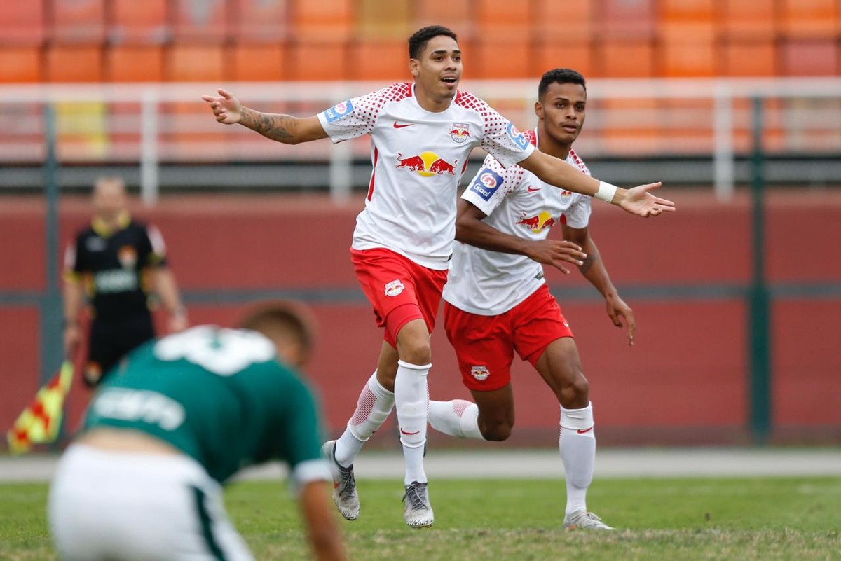 No RB Brasil, Iago comemora 1º gol no profissional, mas alerta ...