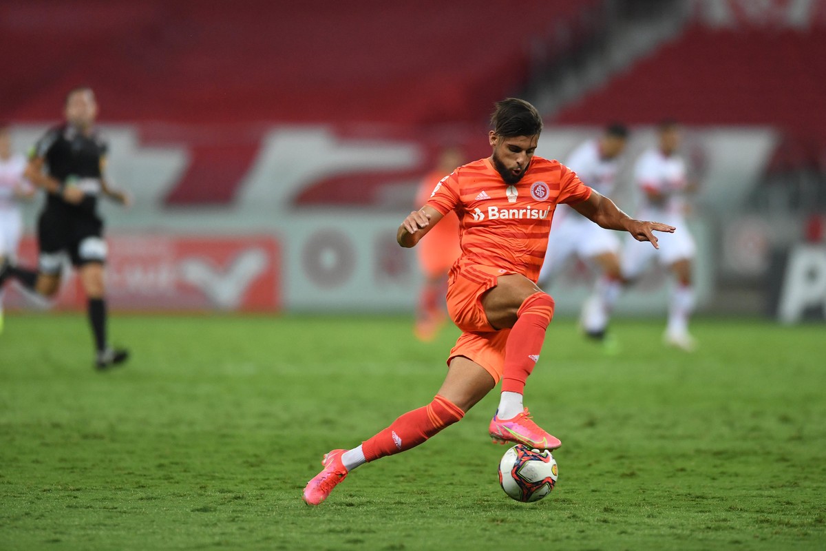 Atuações: Yuri Alberto vai bem, mas Tiago Barbosa vacila no fim com gol ...