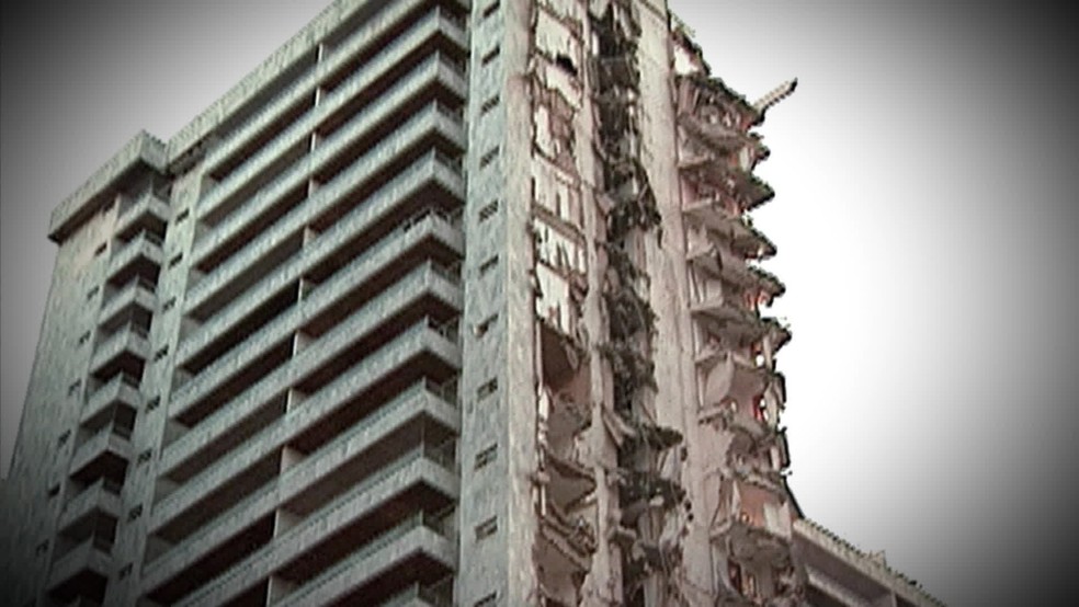 Ex-moradores do edifício Palace II fazem protesto em frente ao TJ-RJ e ...