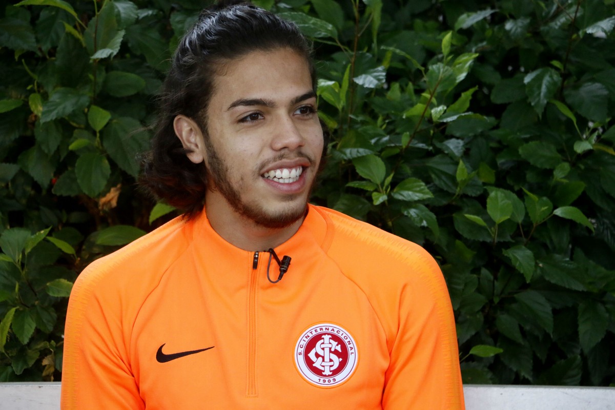 Nonato é aprovado nos exames médicos e assina contrato com o Fluminense ...