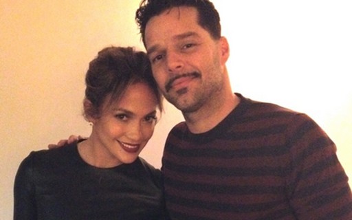 Jennifer Lopez prestigia Ricky Martin no teatro - Quem | QUEM News