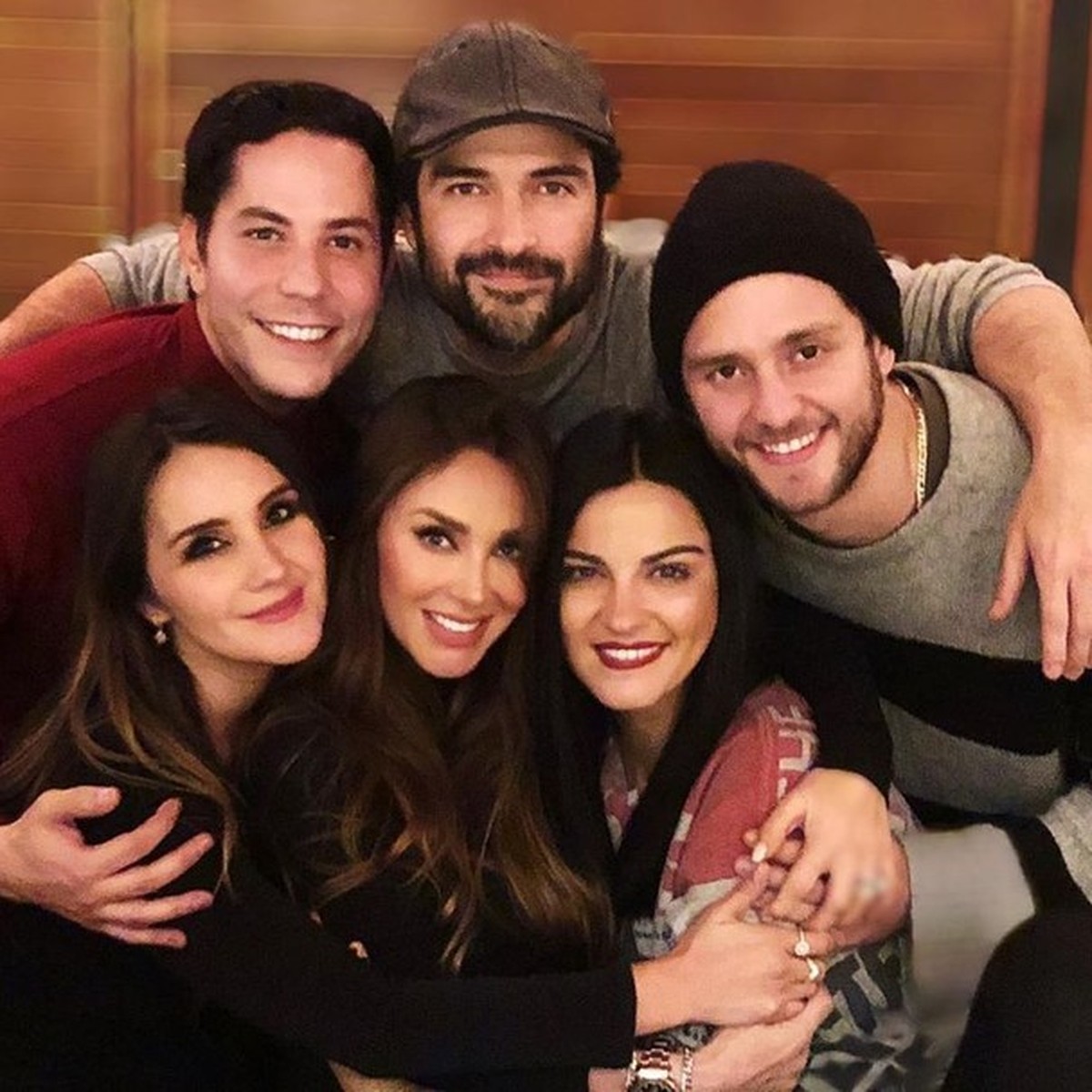 Mistério! Integrantes do RBD postam link para RB2 Word Tour ...