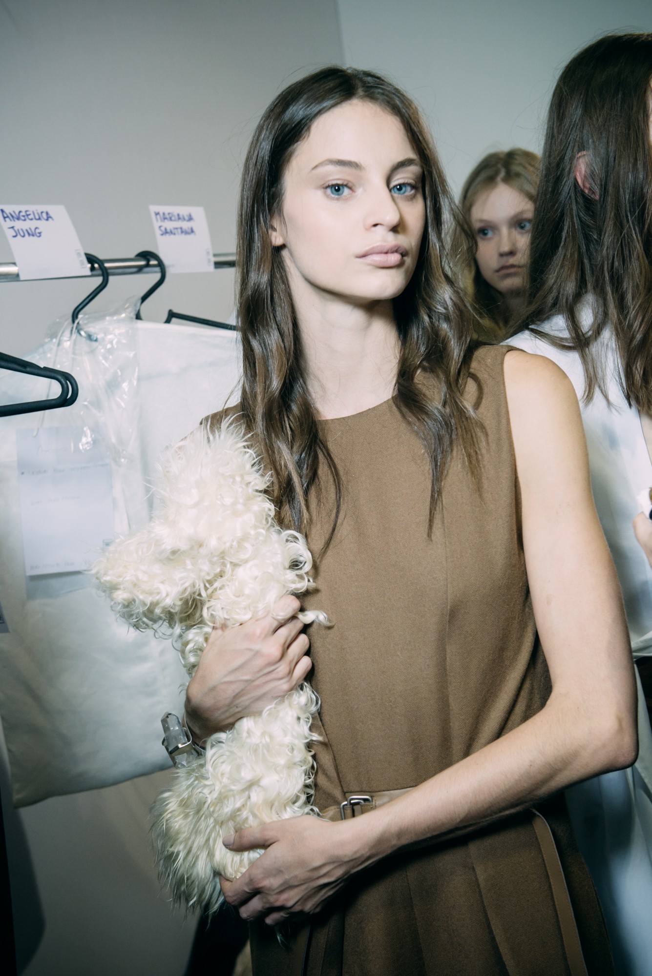 Go back: entre nos bastidores do inverno 2015 da Animale | Moda | Vogue