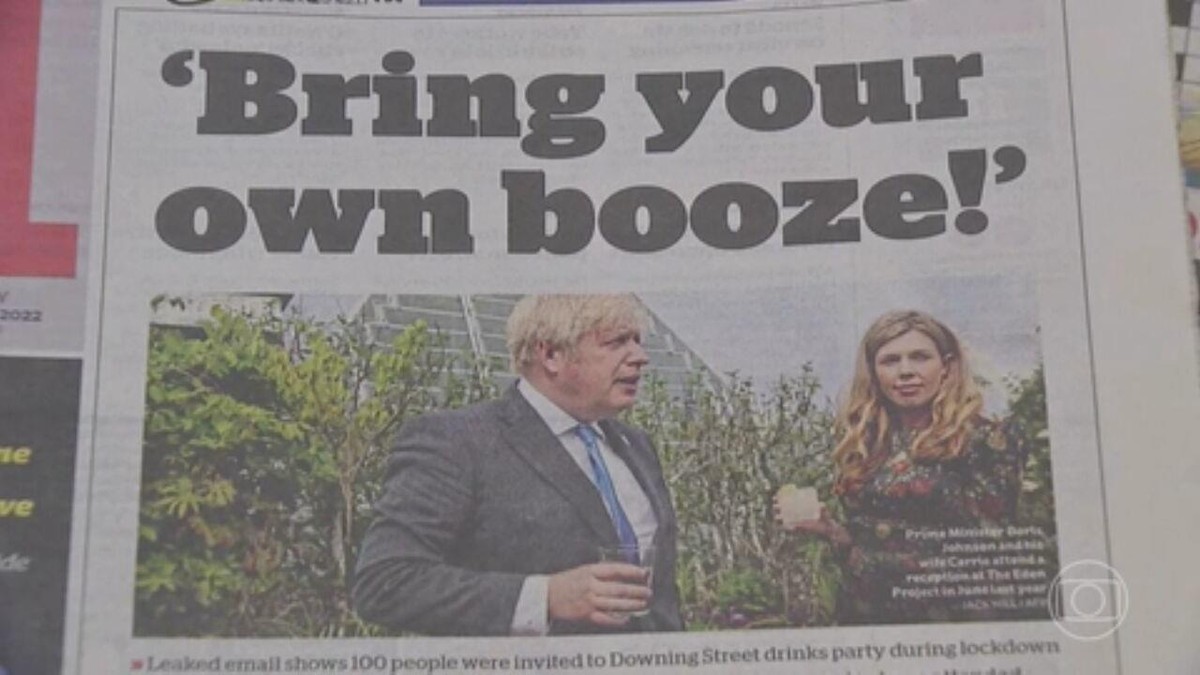 Equipe de Boris Johnson pede desculpas à rainha Elizabeth II por festa ...