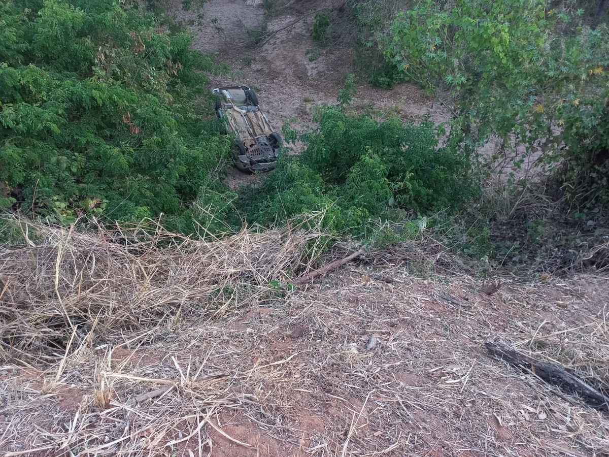 Mulher morre e idosa fica ferida em acidente na MGC-342, entre Rubelita ...