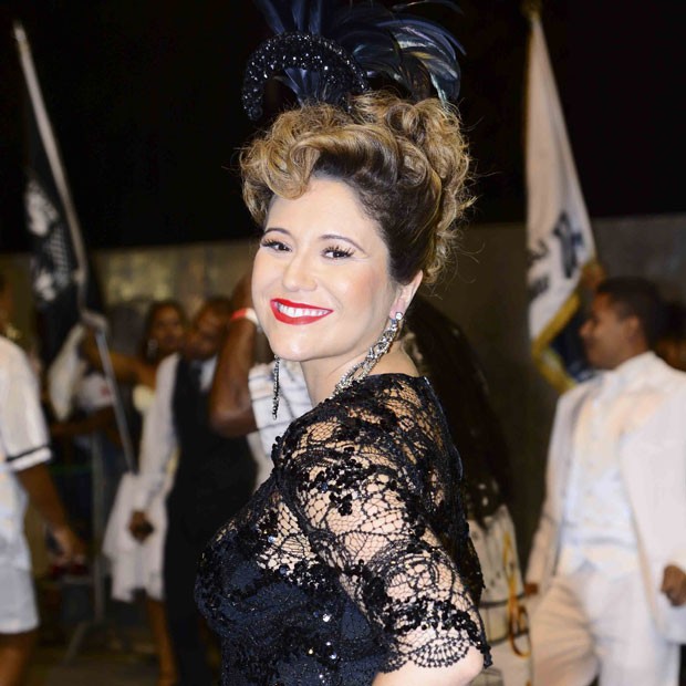 Maria Rita usa look comportado e se emociona no ensaio da Vai-Vai ...