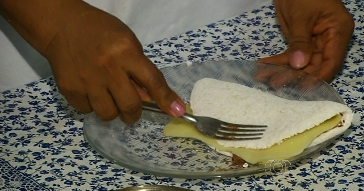 G1 - Nordestina que mora em Goiás há 32 anos ensina como fazer 'Tapioca ...
