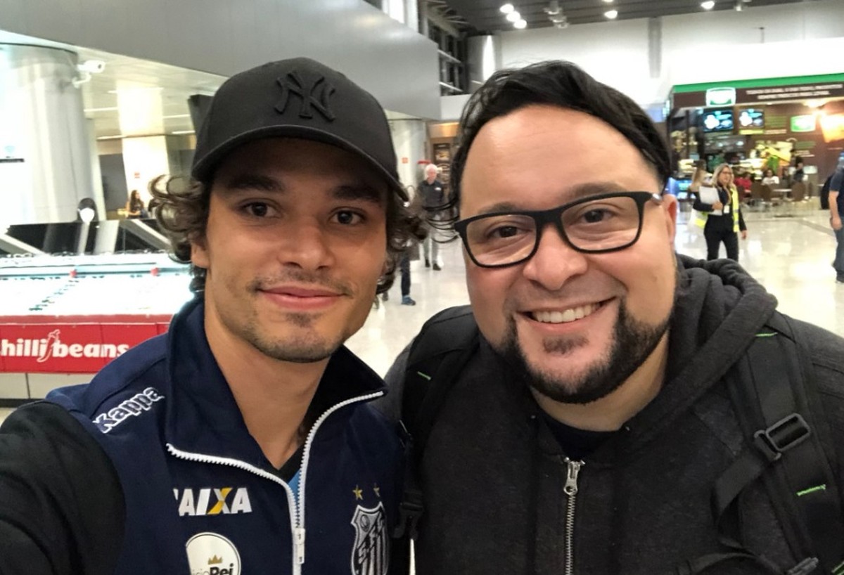 Dodô leva streamer a jogo do Santos e faz referência a Fortnite | e ...