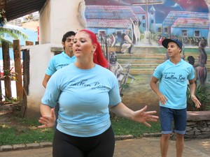 G1 - Bailarinos da Baixada Santista participam de desfile da 'Tom Maior ...
