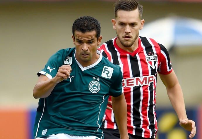 Náutico faz proposta para ter de volta o atacante Bruno Mineiro