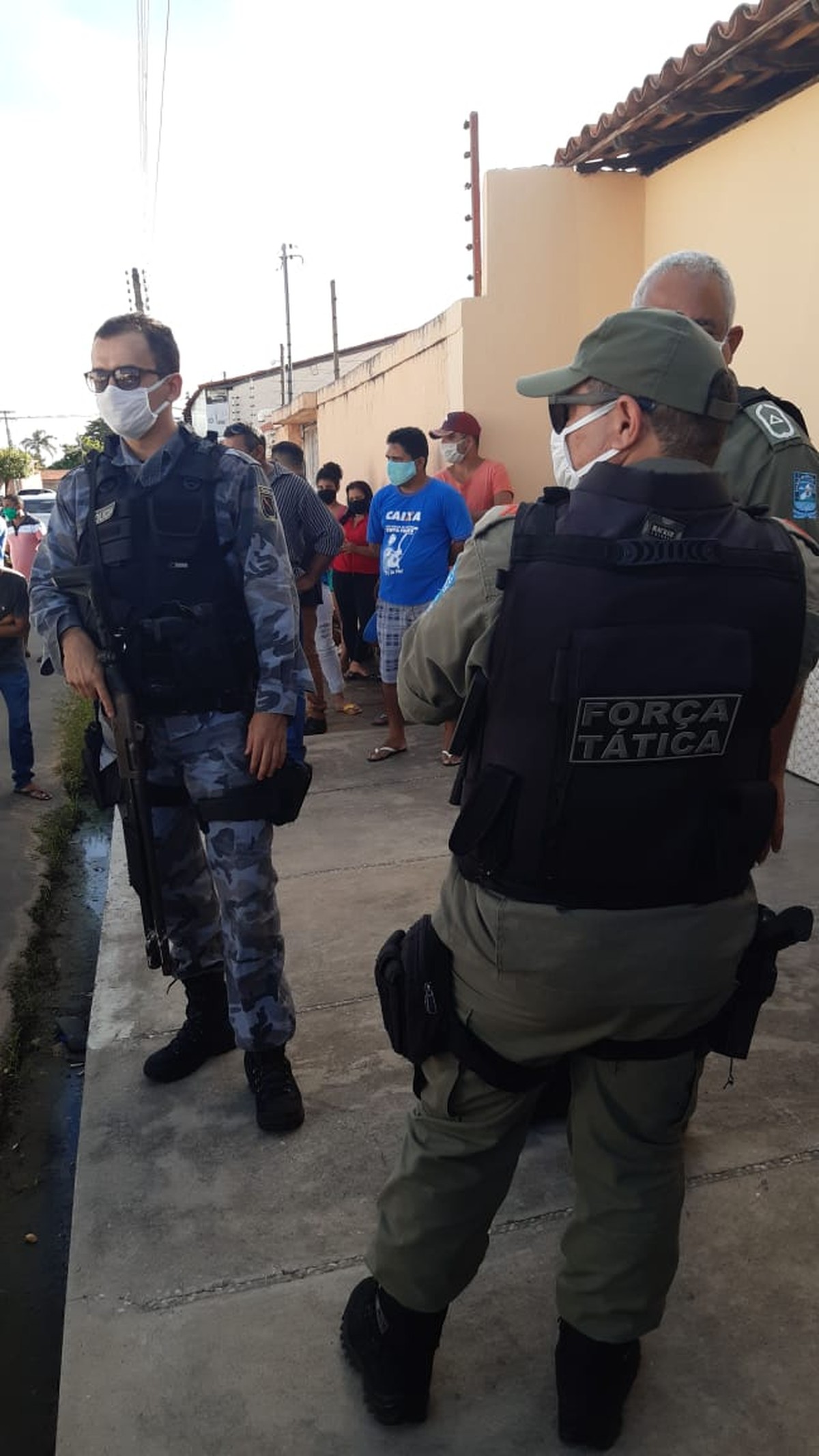 Policiais à paisana impedem assalto e prendem quatro suspeitos em ...