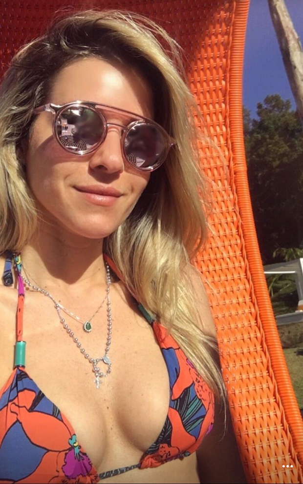 Monique Alfradique curte dia de sol de biquíni - Quem | QUEM News Monique Alfradique curte dia de sol de biquíni - Quem | QUEM News