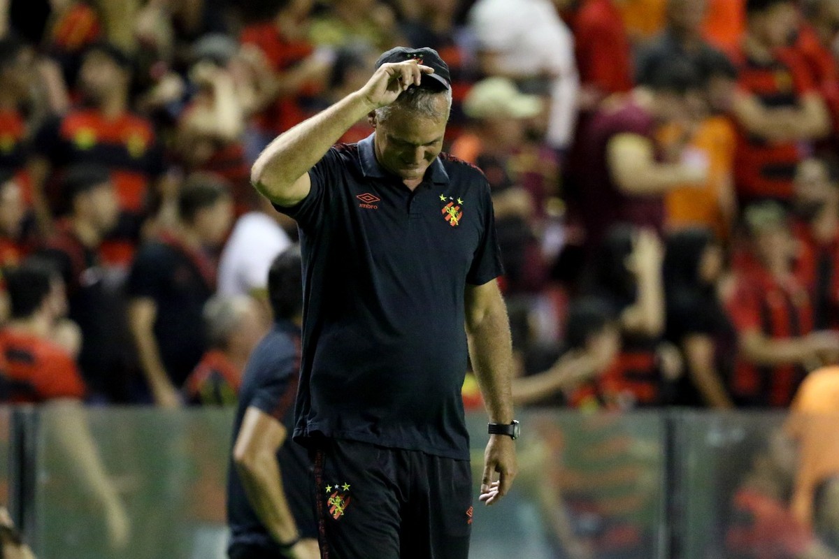 Lisca diz que pagou rescisão do bolso e rebate presidente do Sport ...