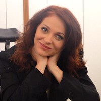 'Rio lendo os capítulos', diz Alexandra Richter - Bastidores - Passione