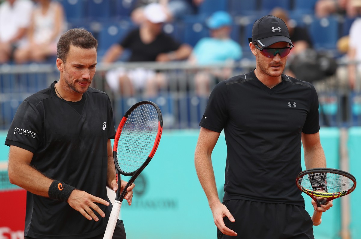 Bruno Soares passa sufoco, mas vence na estreia das duplas em ...