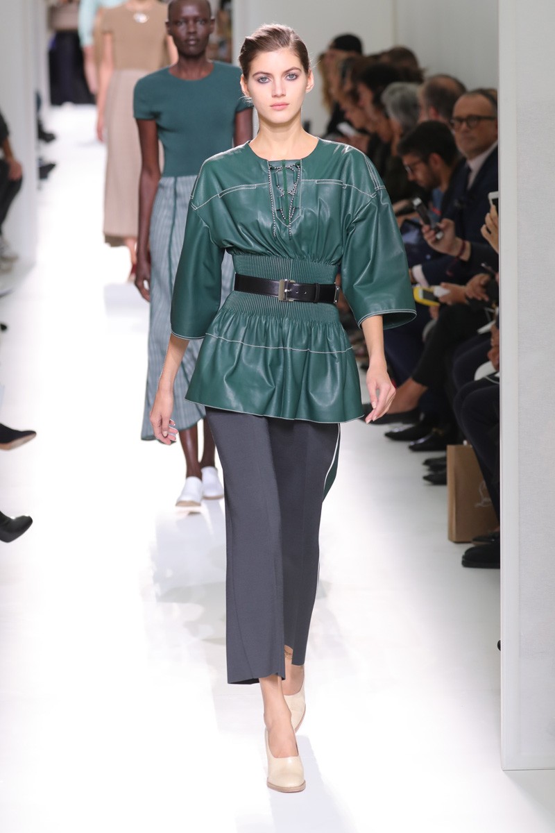 Hermès alia clássico atemporal da marca a desejos do momento | Desfiles ...