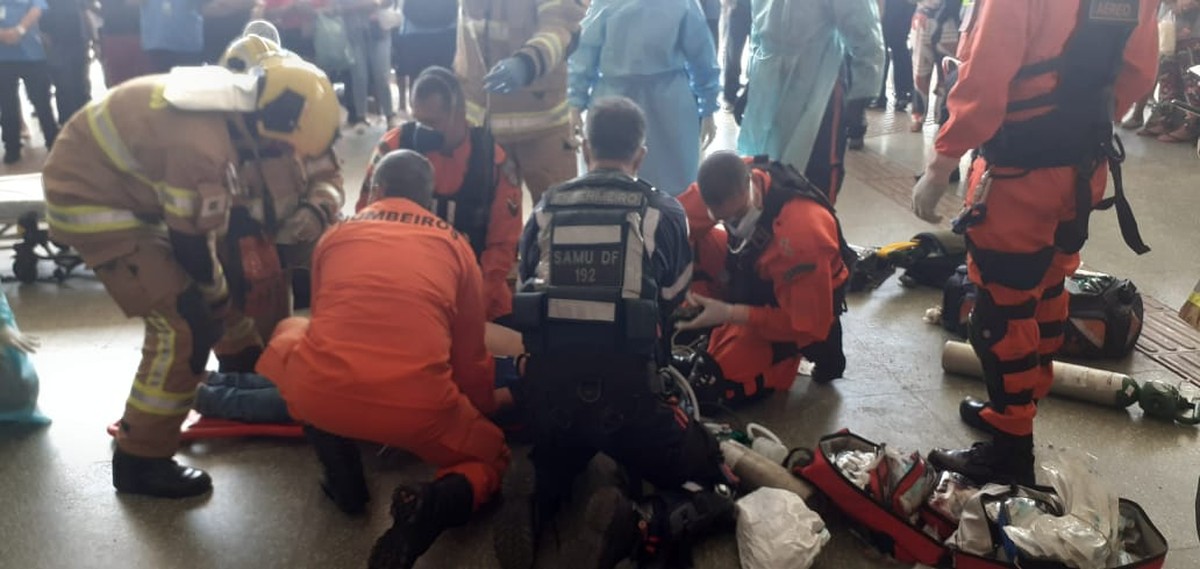 Mulher é socorrida após ter parada cardiorrespiratória na Rodoviária do ...