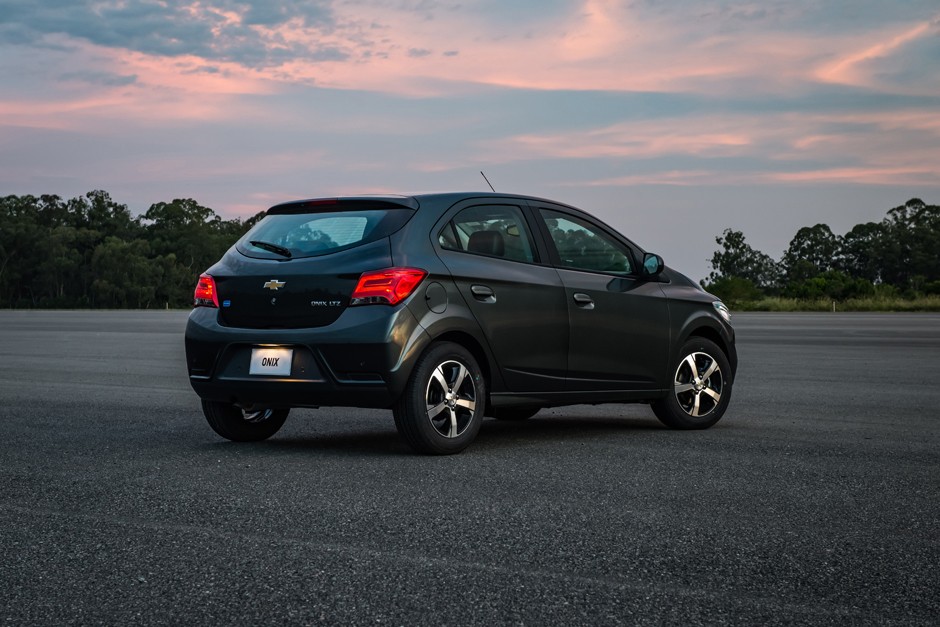 Teste: Novo Chevrolet Onix LTZ 1.4 manual | Testes | autoesporte