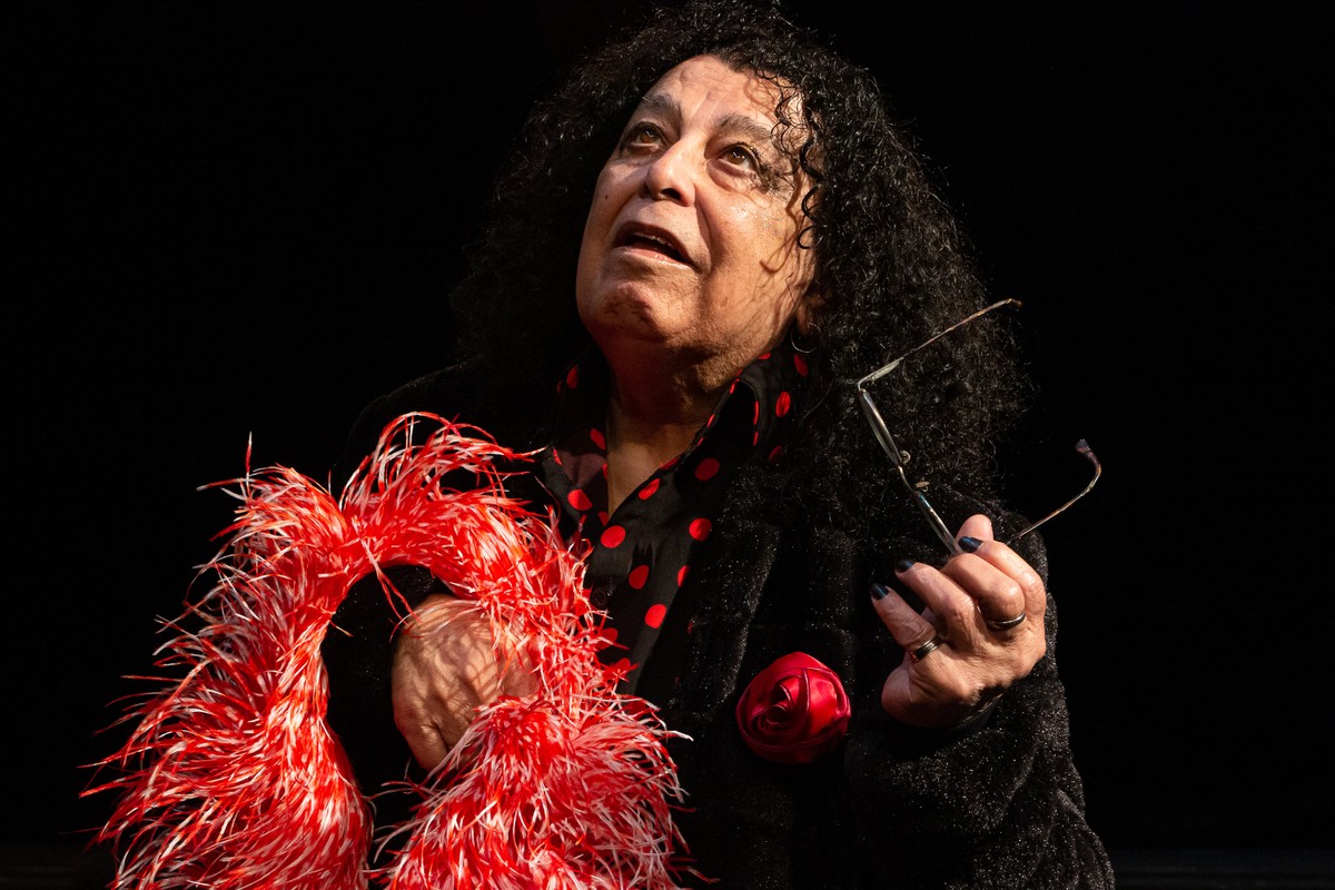 Edy Star mira o universo gay com o single duplo 'Outro olho no escuro ...