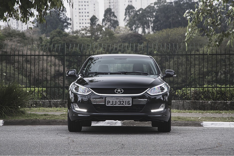 Fotos: JAC J5 reestilizado - AUTO ESPORTE | Fotos