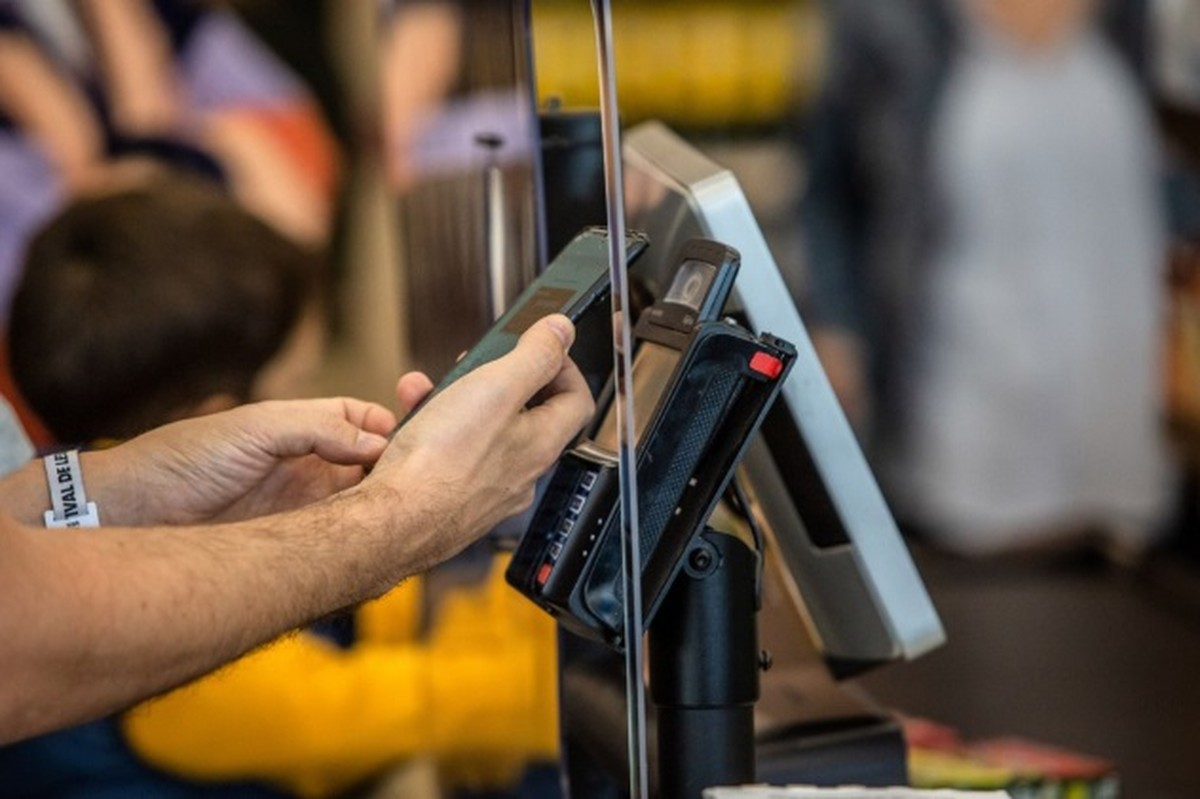 Abertura de conta digital supera a física pela primeira vez no Brasil ...