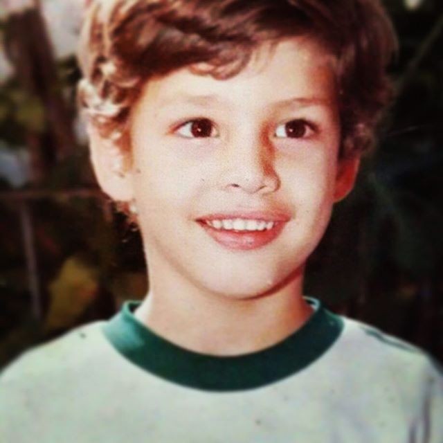 Ounnn! Cauã Reymond posta foto de infância e conquista elogios - Quem ...