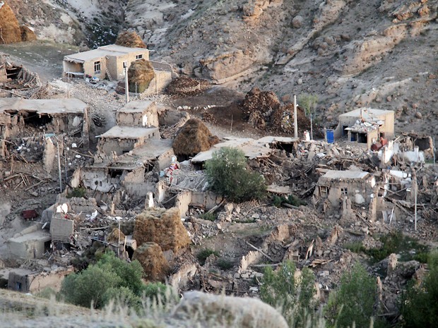 G1 - Países oferecem ajuda para vítimas de terremotos no Irã - notícias ...