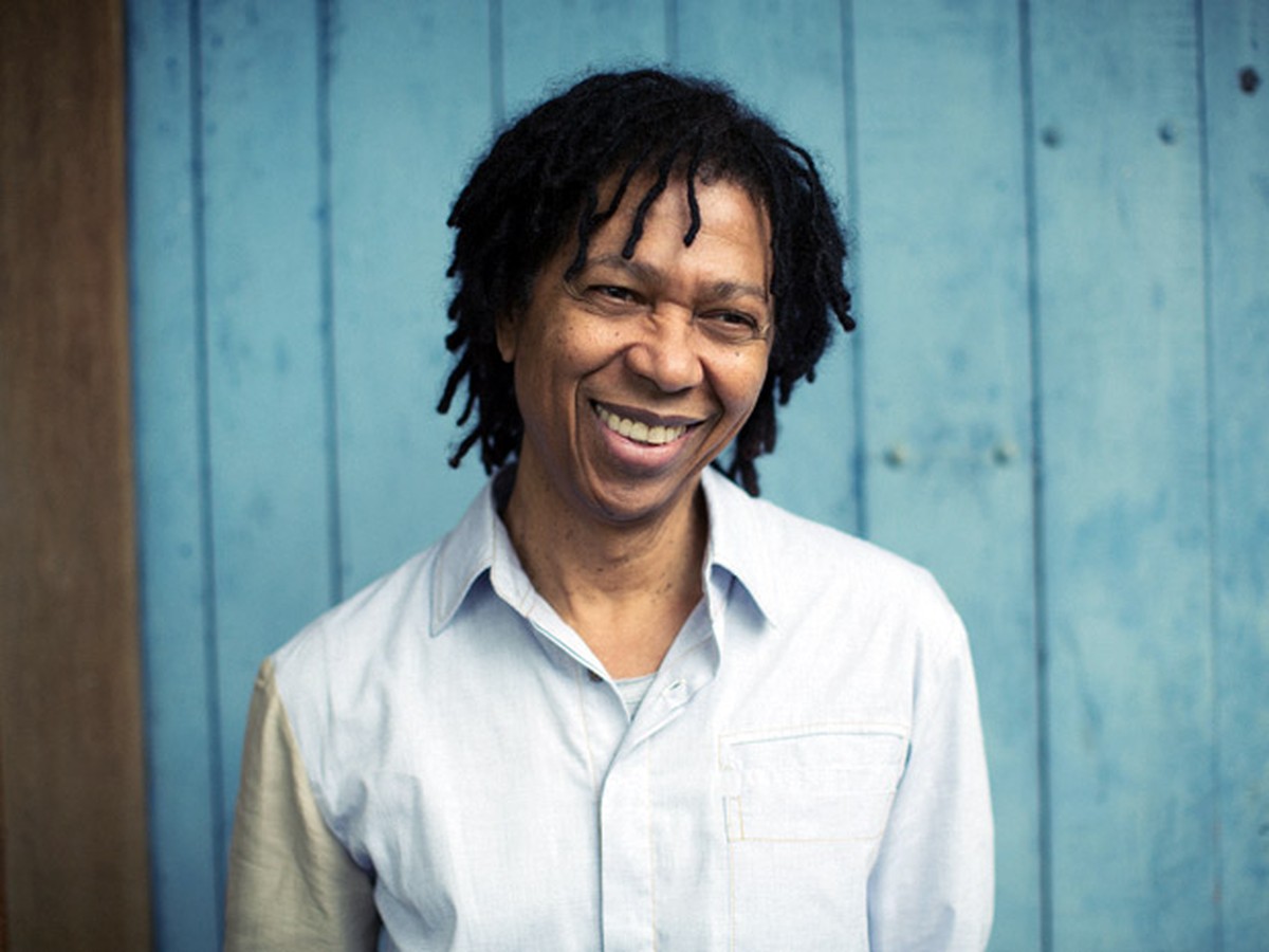 Após quatro anos, cantor Djavan volta a Sorocaba para apresentação em ...