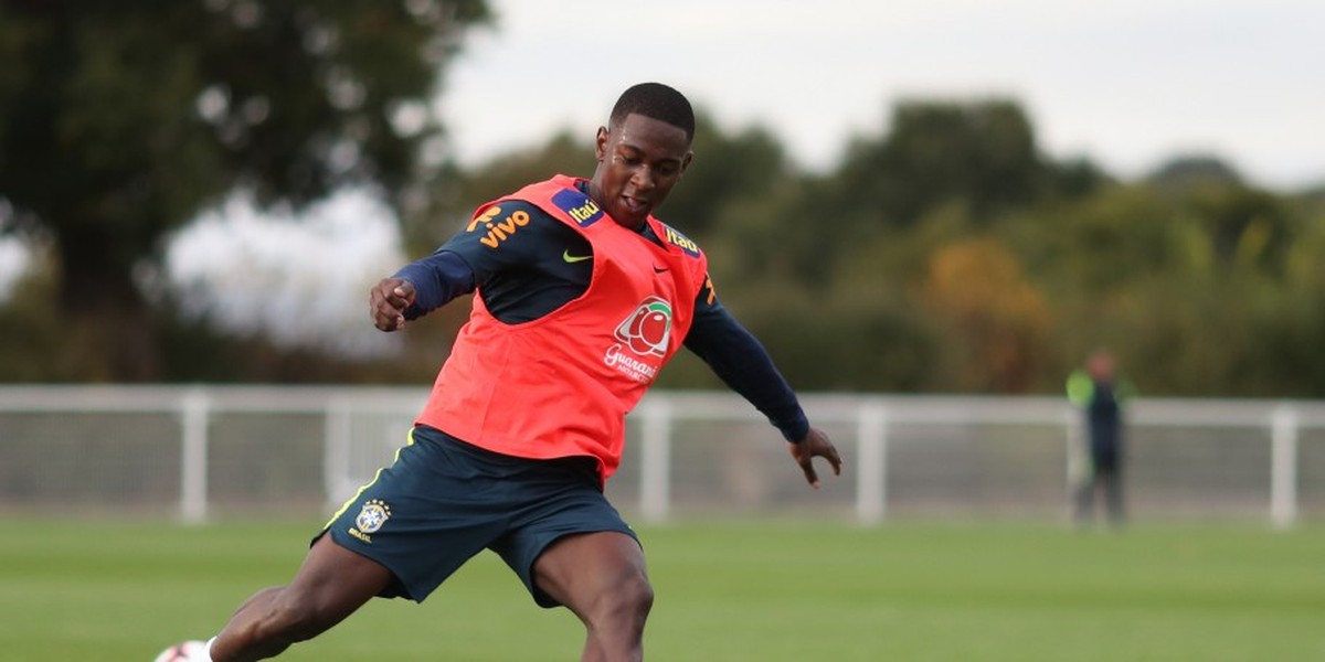 Após temporada na Seleção, Jhonny Lucas volta à realidade nos treinos ...