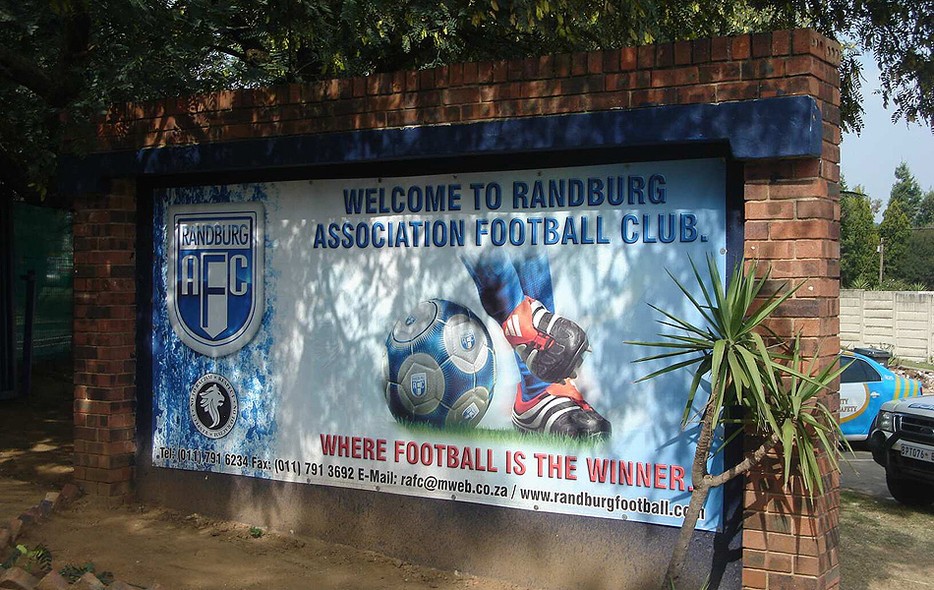 globoesporte - Dinamarca treina no estádio do Randburg FC - fotos em ...