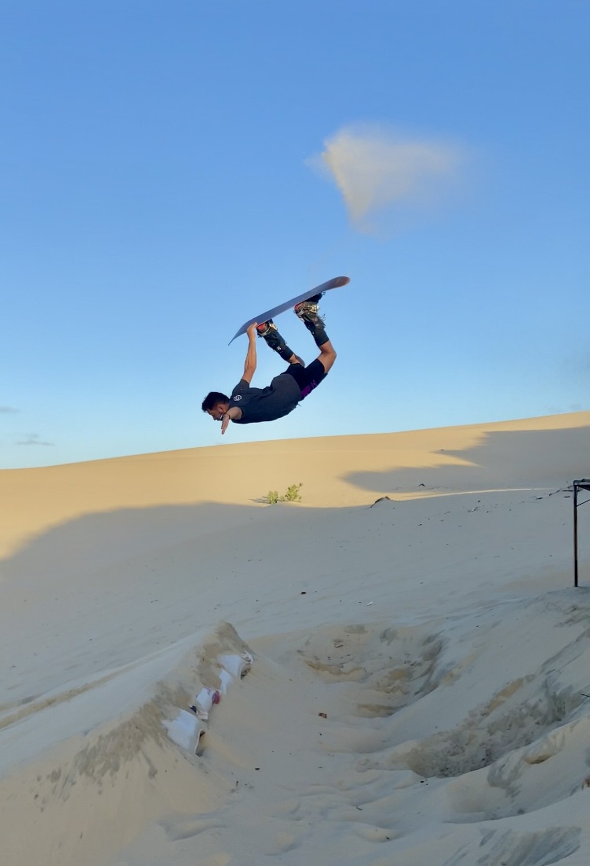Sandboard 2022 reúne mais de 30 atletas nas dunas da Sabiaguaba, no CE ...