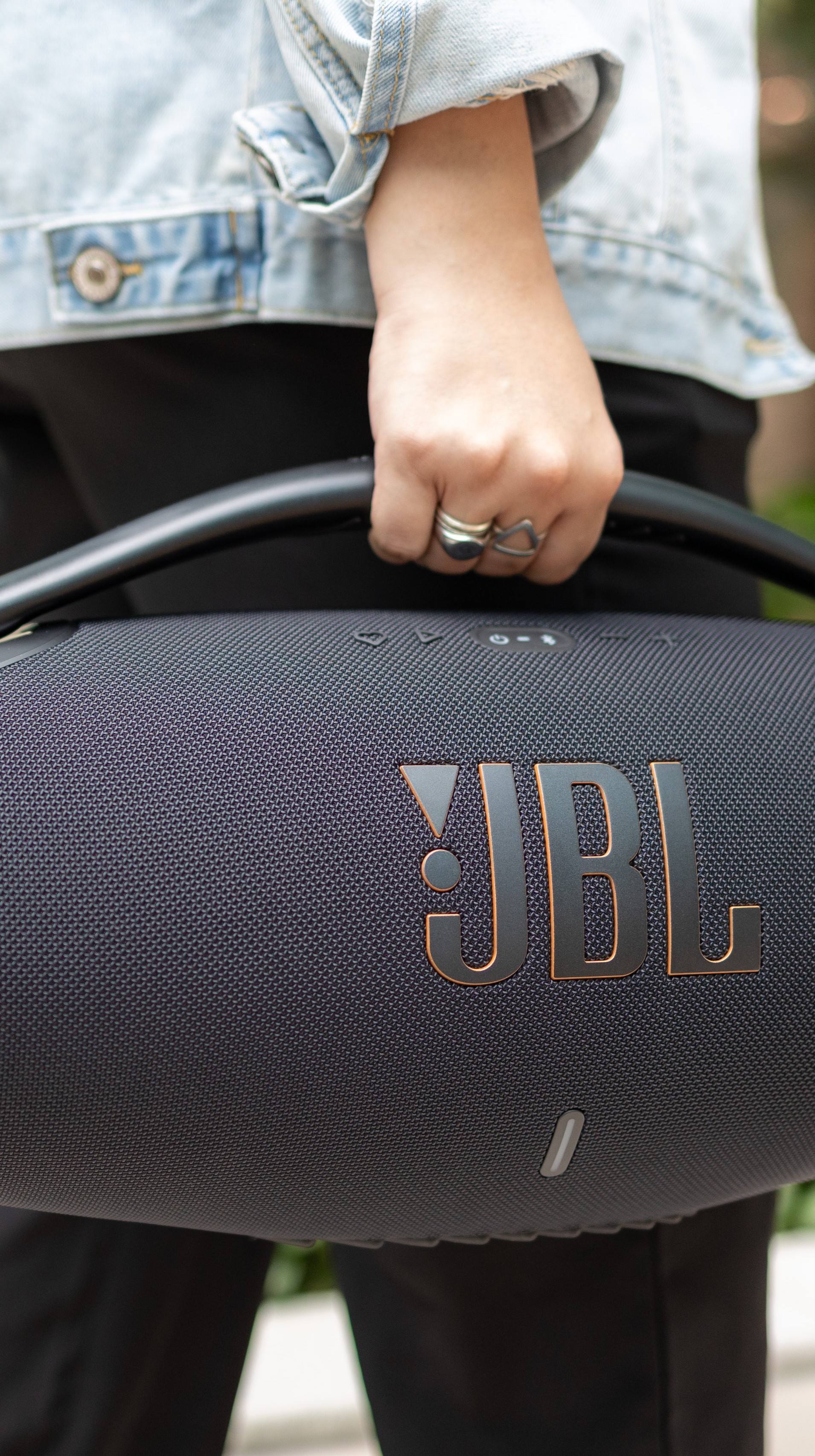 JBL Boombox 3 WiFi vale a pena? Veja ficha técnica e onde comprar