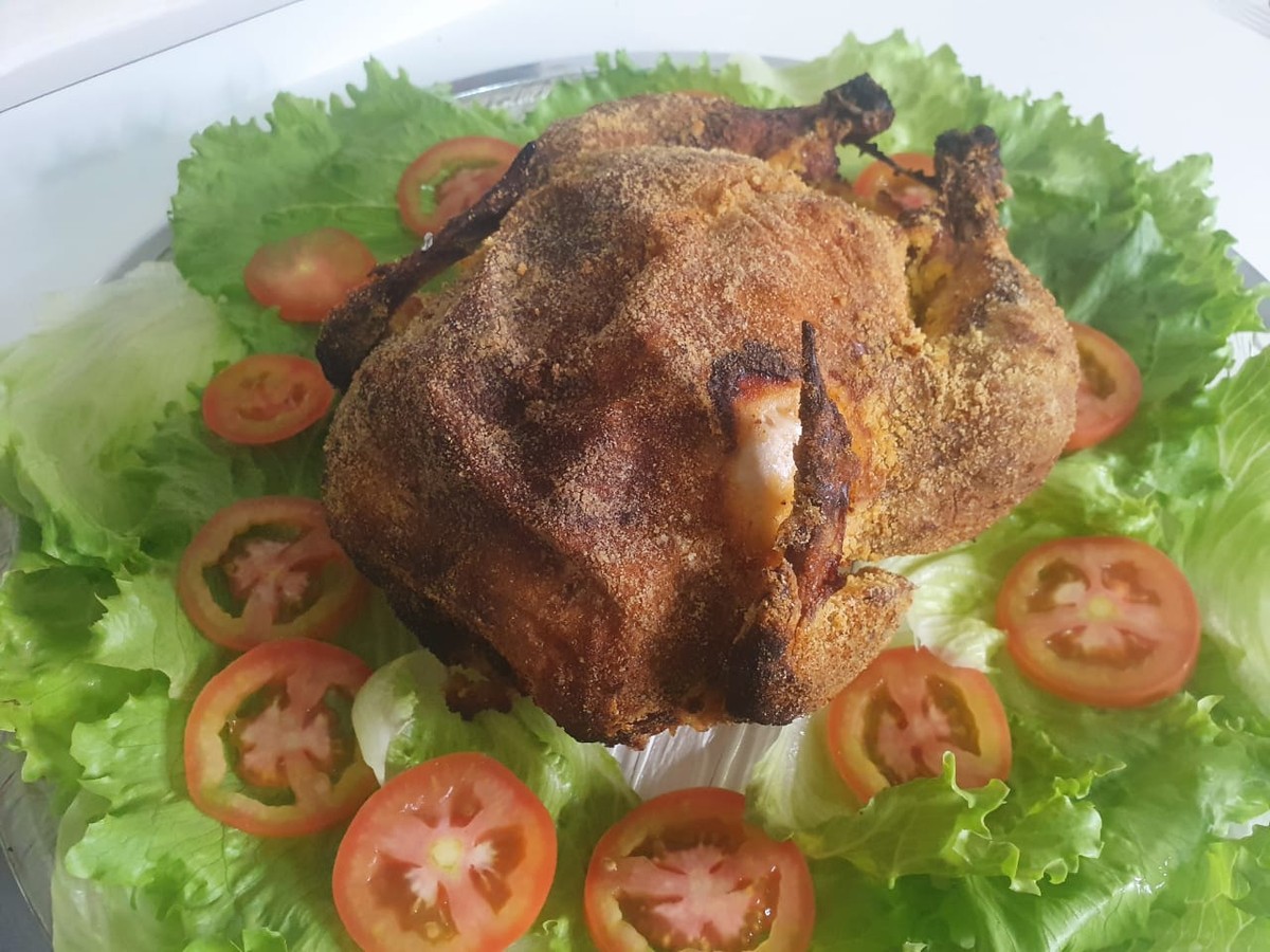 Cozinhando com Dulcinéia Novaes: aprenda a fazer frango inteiro ...