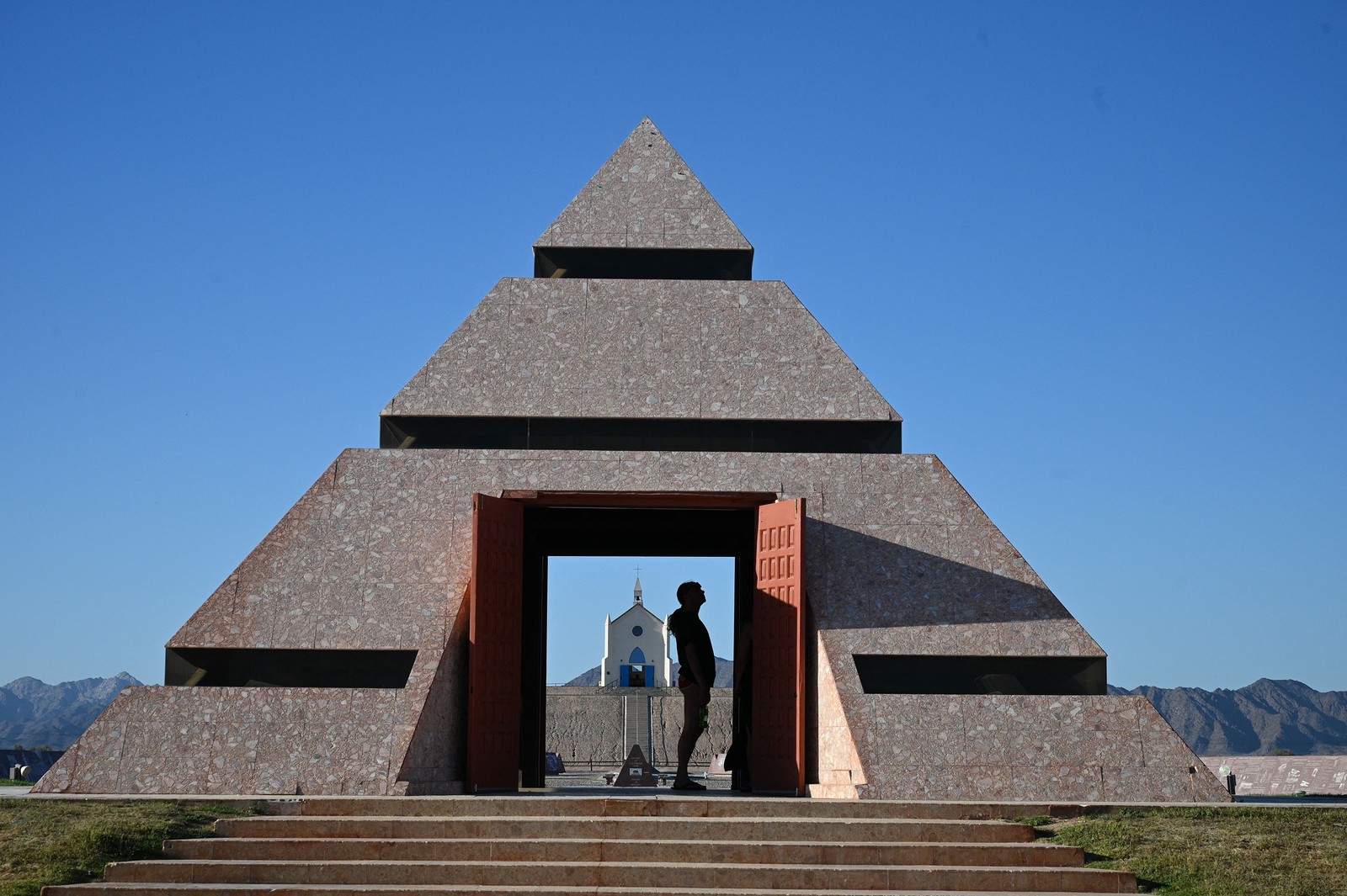 Viagem ao 'centro do mundo': como um povoado de duas pessoas na ...
