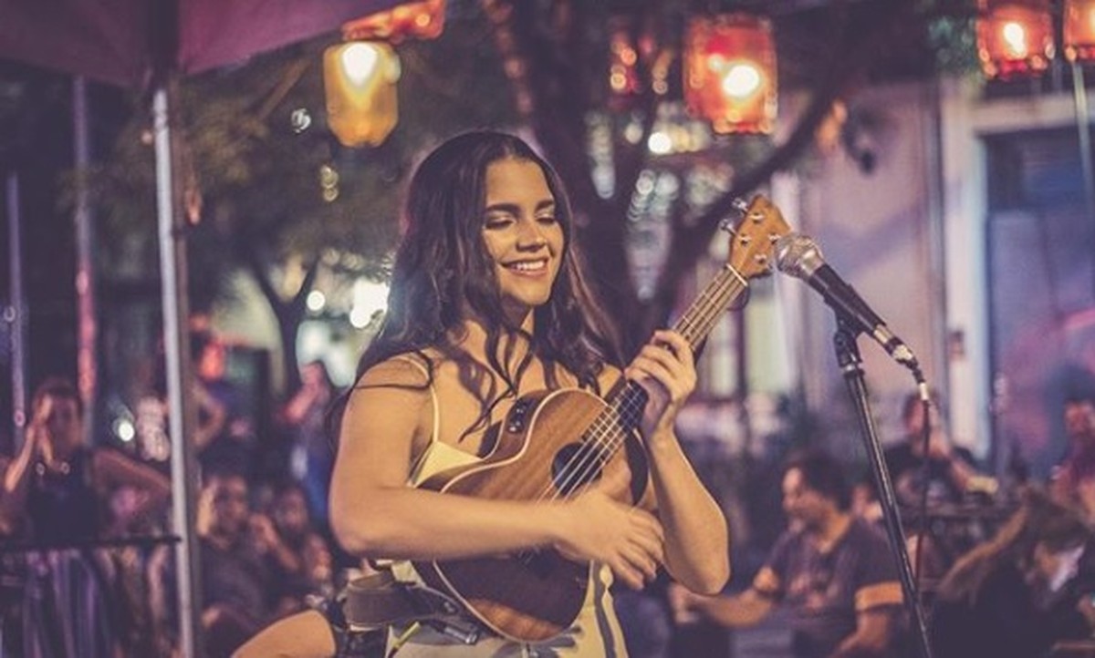 Ana Rafaela faz show voz e violão neste domingo no Cine Teatro Cuiabá ...