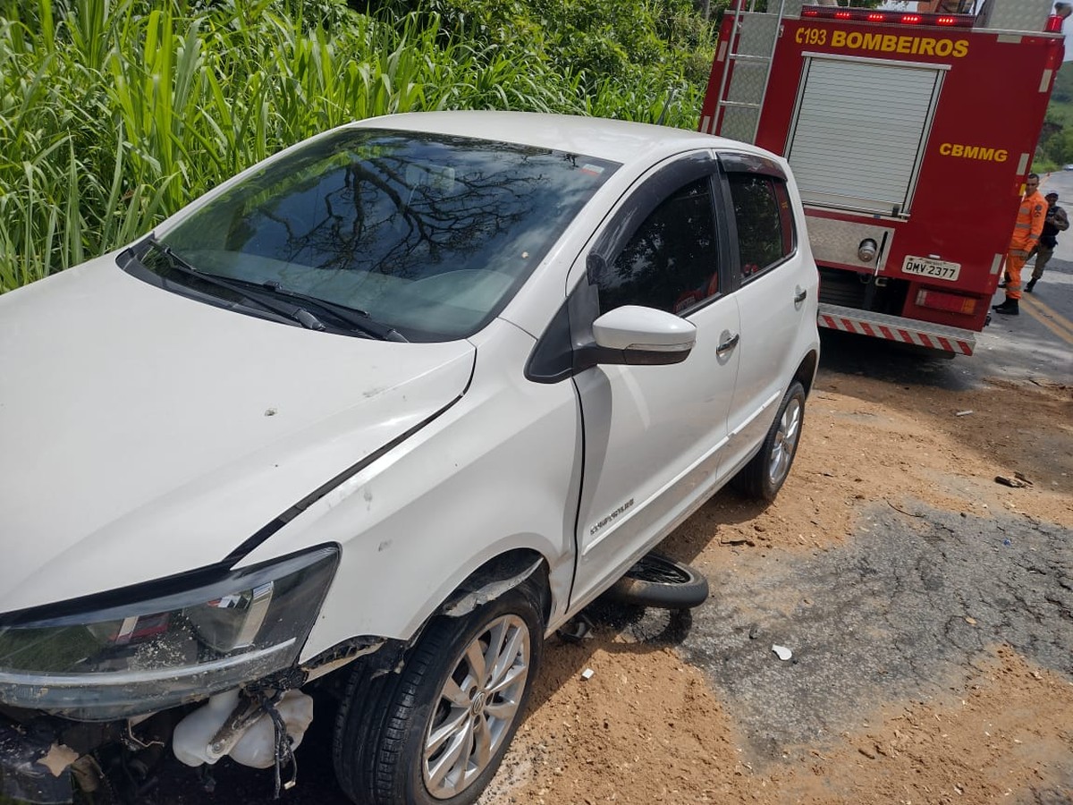 Batida entre moto e carro deixa um morto na MG-133, em Coronel Pacheco | Zona da Mata | G1