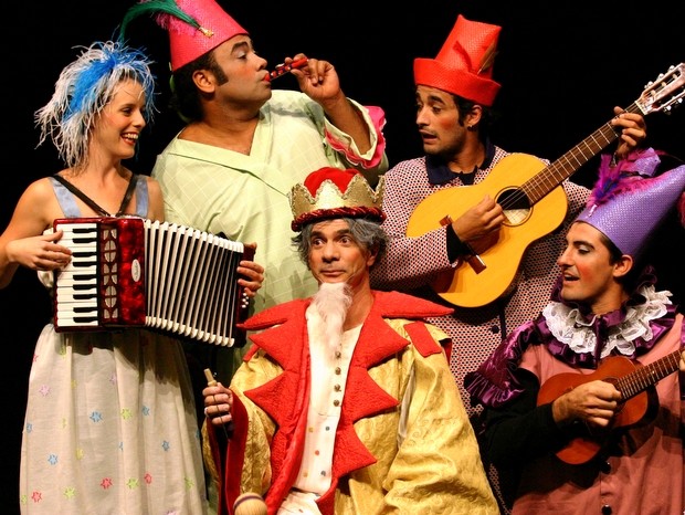 G1 - Cooperativas promovem espetáculo beneficente em teatro de ...
