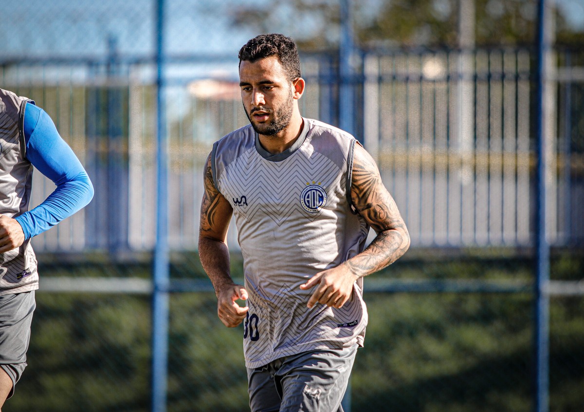 Marcelinho tem contrato renovado com o Confiança e será emprestado ao ...