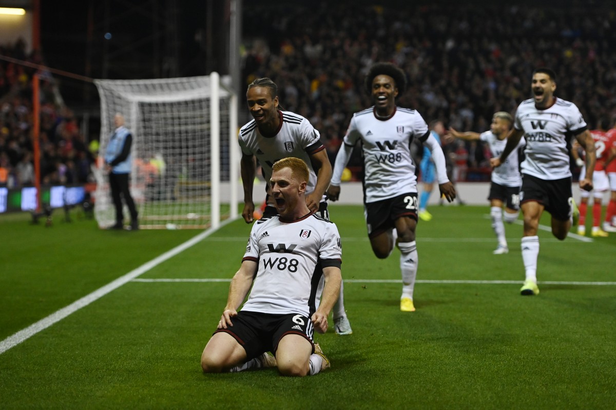 Willian dá assistência, e Fulham vence Nottingham Forest no Inglês ...