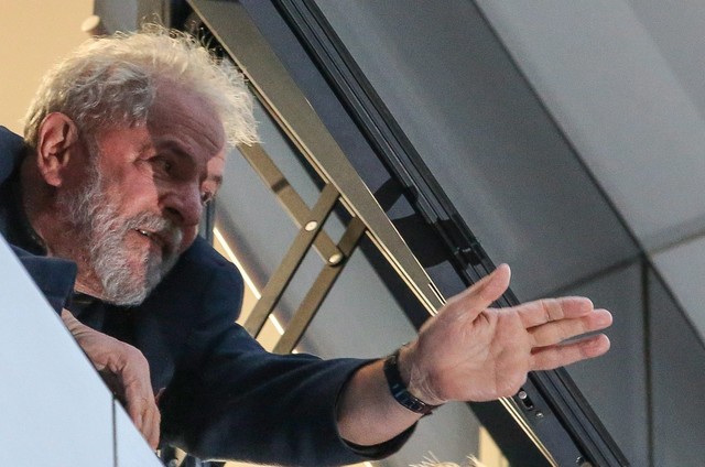 Lula em liberdade: comemoração, raiva e tensão na soltura do ex ...