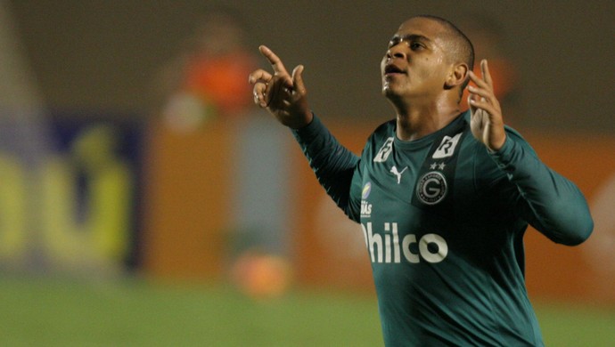 Enderson parabeniza Walter, mas valoriza aspecto coletivo do Goiás ...