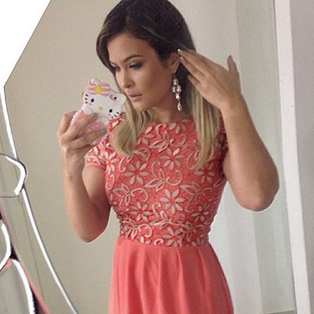 Geisy Arruda exibe cinturinha em look romântico - Quem | QUEM News