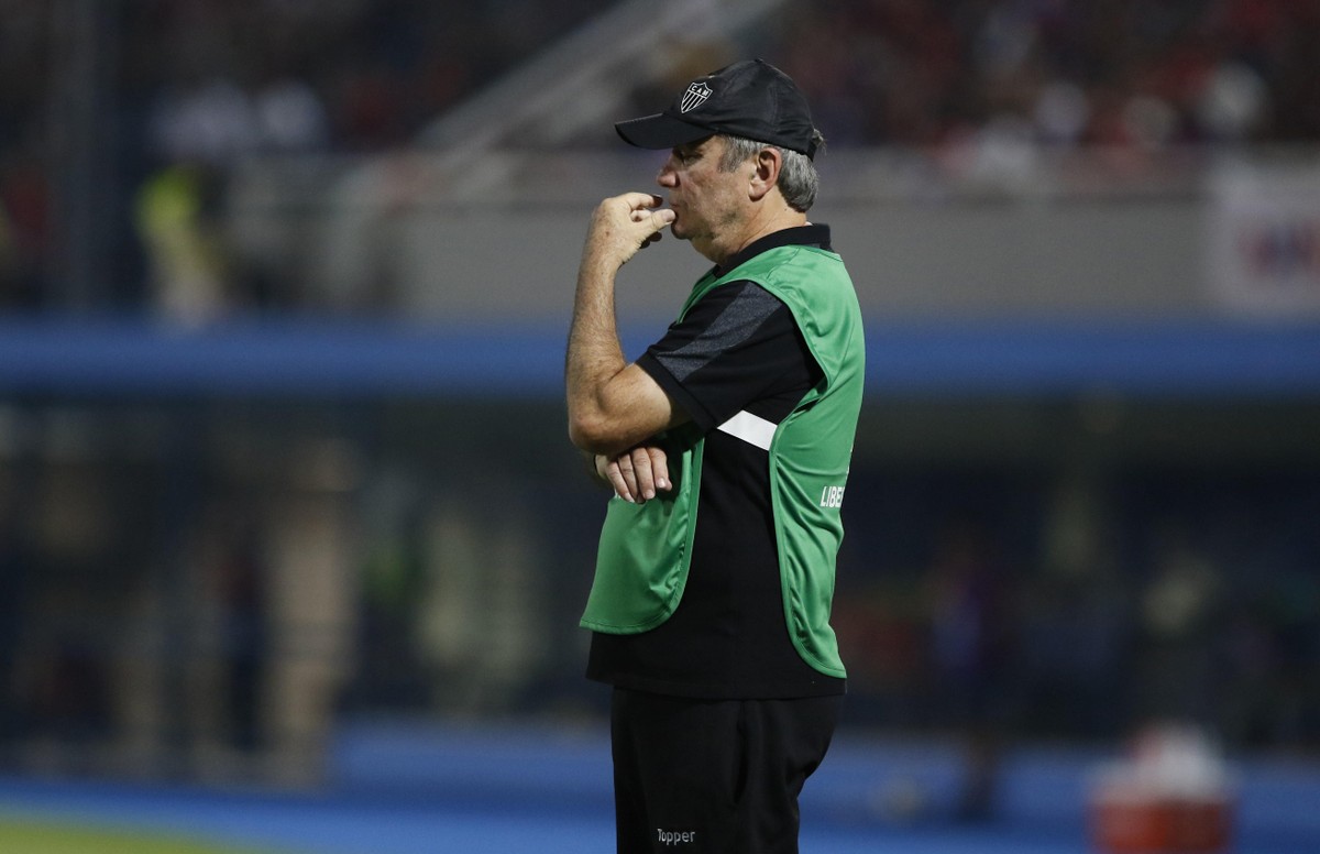 Levir mira reação em clássico e aponta Cruzeiro "superior" ao Atlético ...