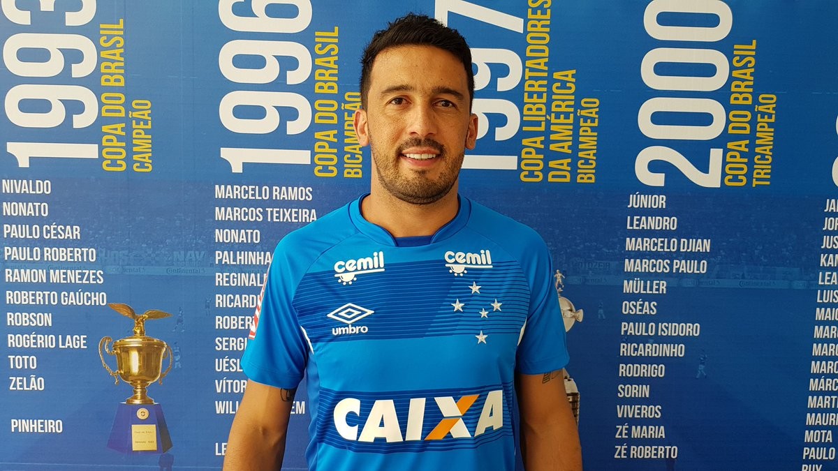 Edilson chega à Toca da Raposa e inicia a pré-temporada no Cruzeiro ...