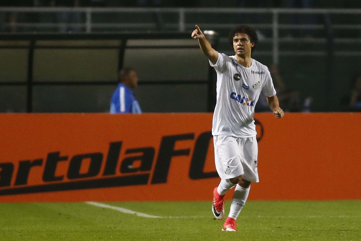 Victor Ferraz faz gol aos 50 e dá vitória suada ao Santos sobre o ...