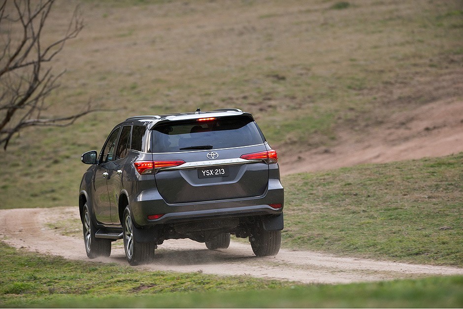 Nova Toyota SW4 já tem site oficial | Carros | autoesporte