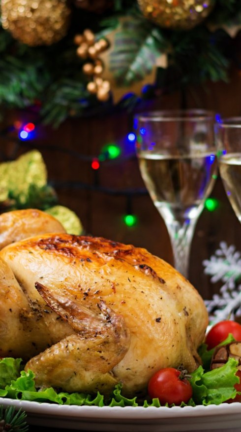 É preciso lavar o peru de Natal? Saiba os cuidados no preparo