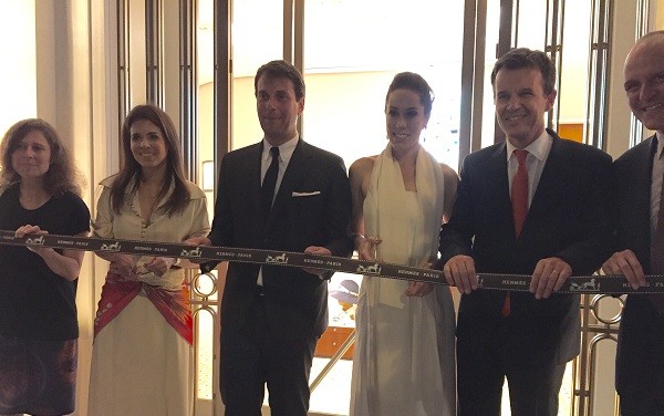 Com show de Caetano Veloso, Hermès festeja abertura de loja no Rio ...