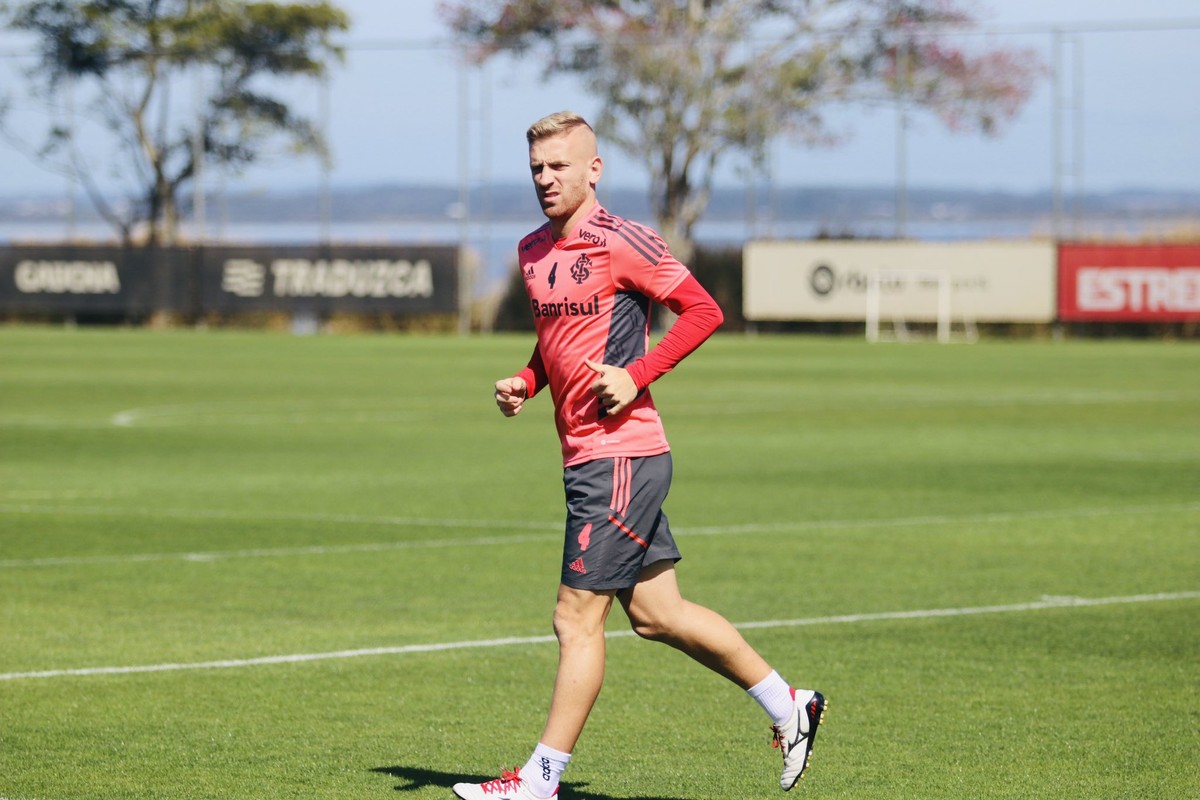 Reserva mais utilizado pelo Inter no Brasileirão, Pedro Henrique ganha ...