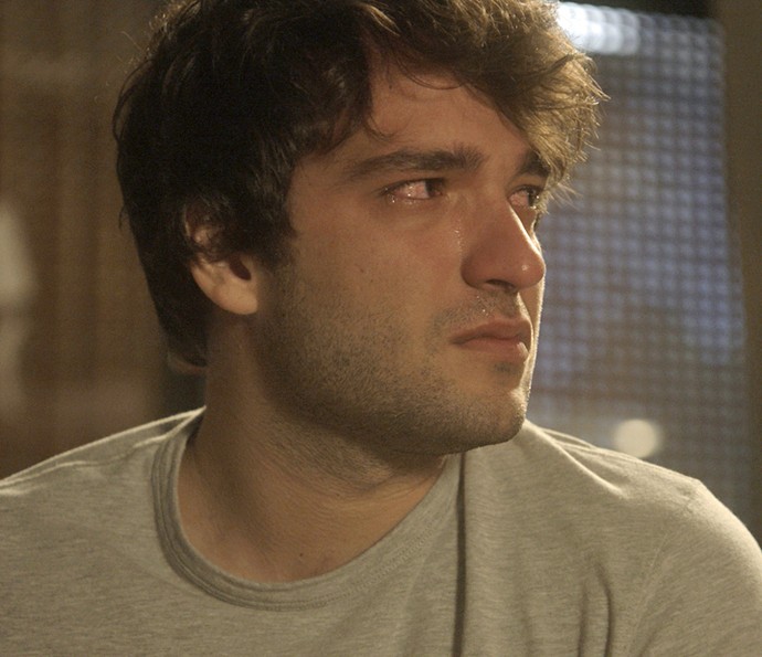 Letícia consola Tiago pelo sumiço de Isabela - notícias em Vem por aí